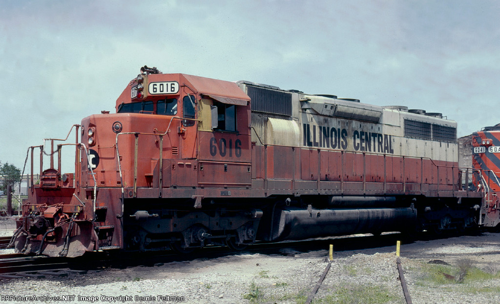 Illinois Central SD40A #6016 in East Thomas Yard